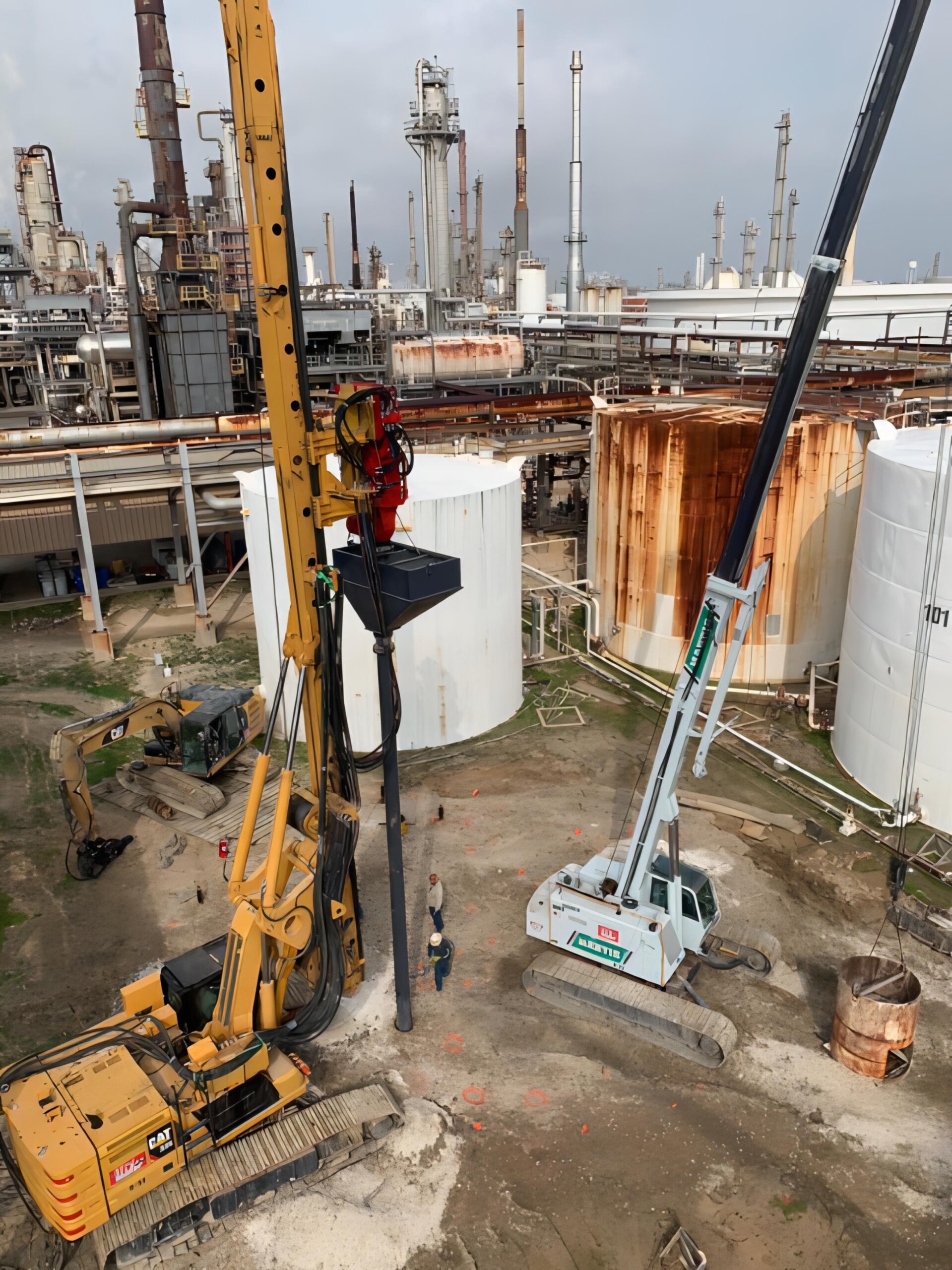 Refinery Tank 675 - A.H. Beck Foundation Company